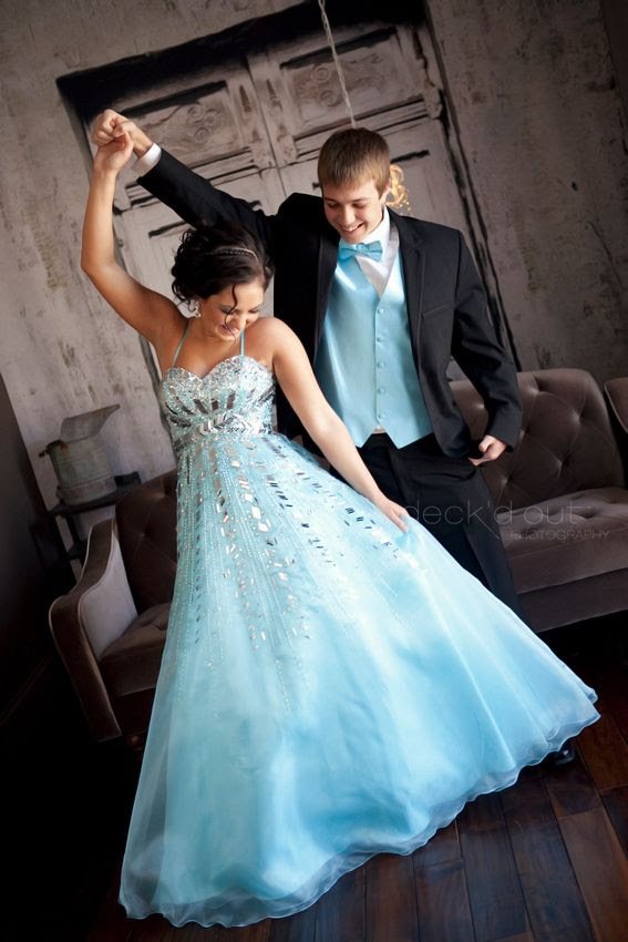 Ducky's Formal Wear Prom Tuxedo Gallery | Moline, IL