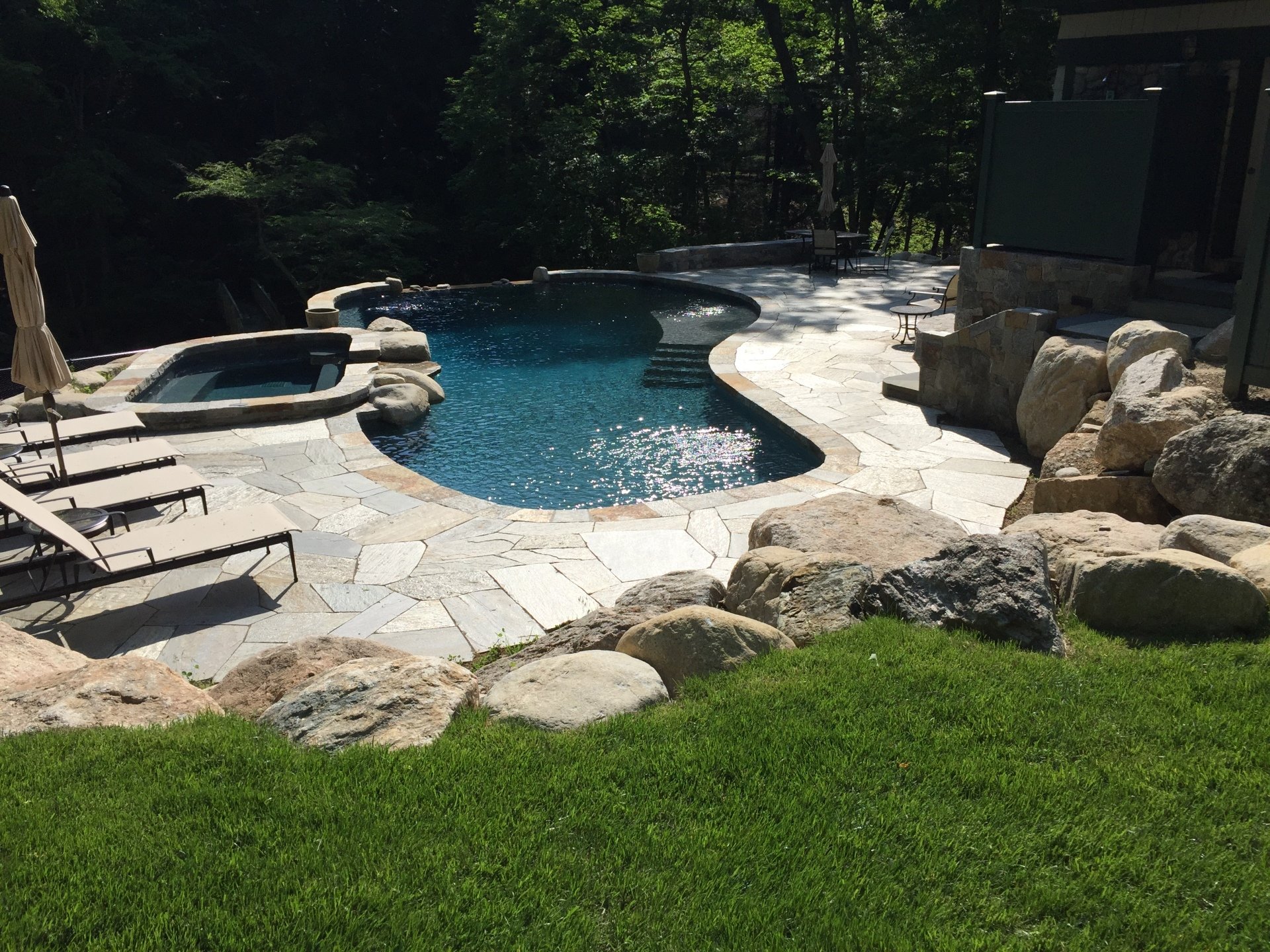 203-866-7665 - Signature Pools Inc