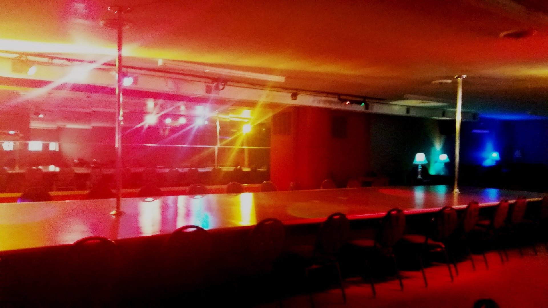 Lookers | Gentlemen's Club | Carlos, MN