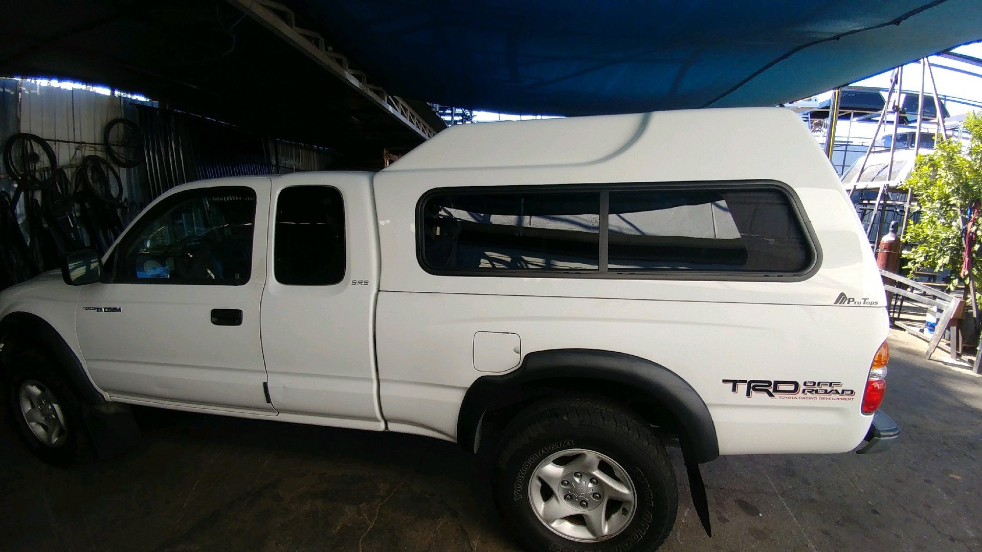 Truck Shells | Camper Shell Sales | North Hills, CA