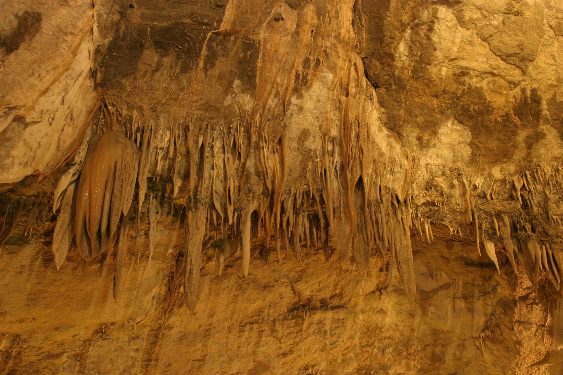 Dixie Caverns | Cavern Tours and Antique Sales | Salem, VA