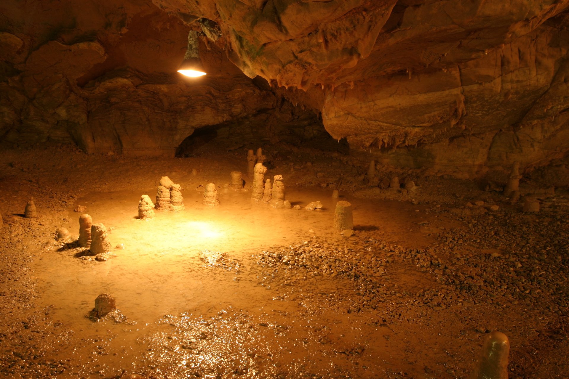 Dixie Caverns | Cavern Tours and Antique Sales | Salem, VA