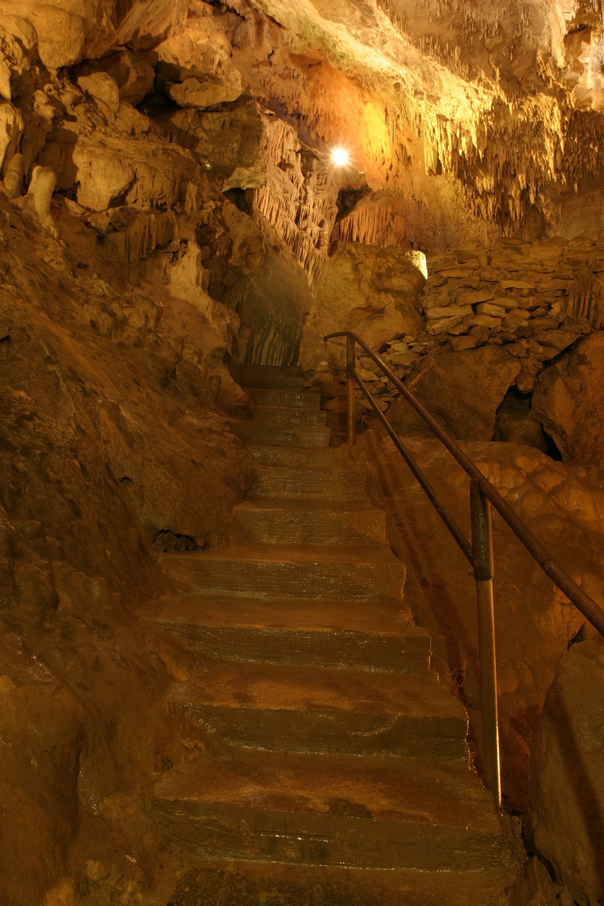Dixie Caverns | Cavern Tours and Antique Sales | Salem, VA