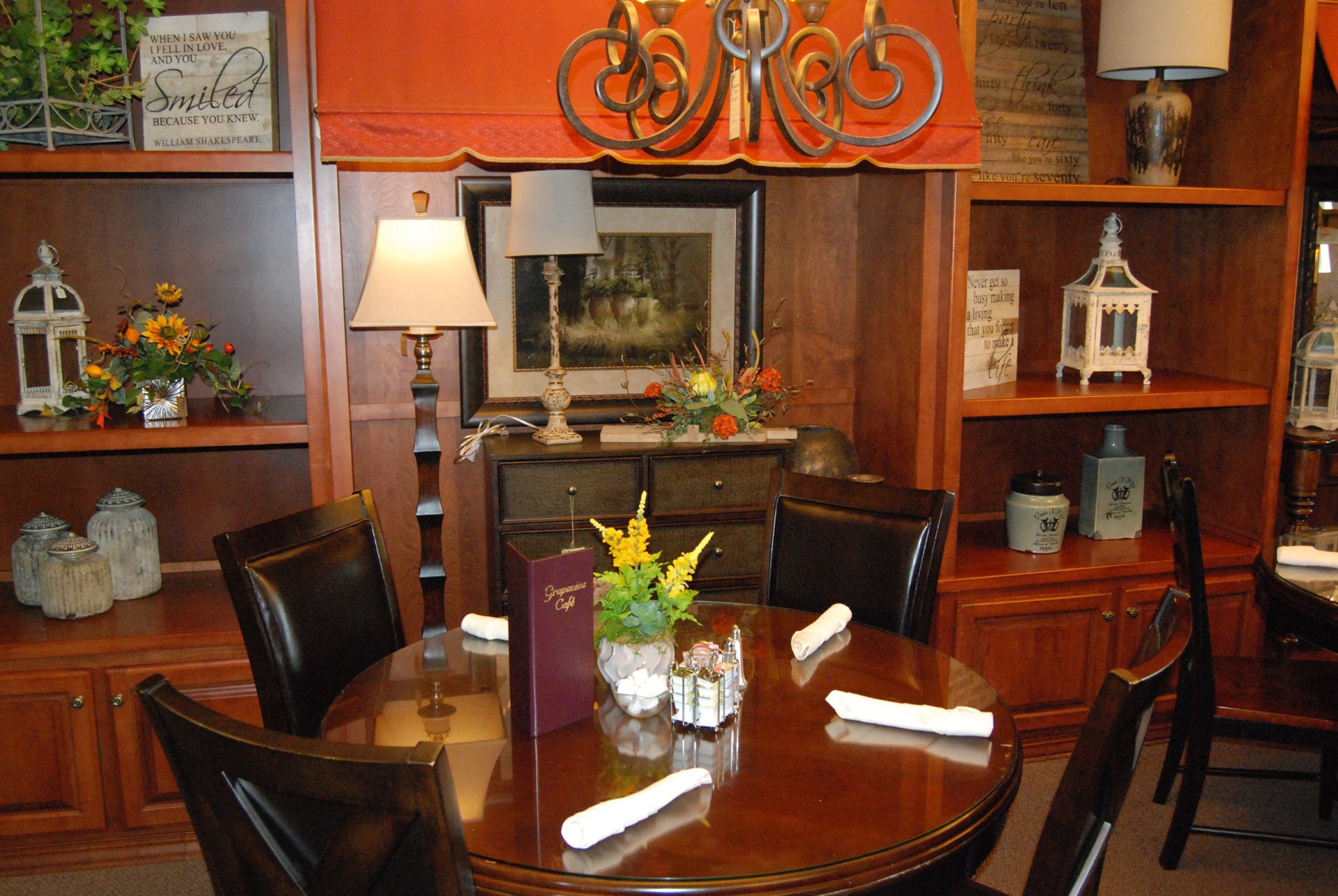 Grapevine Cafe Gallery | Green Bay, WI