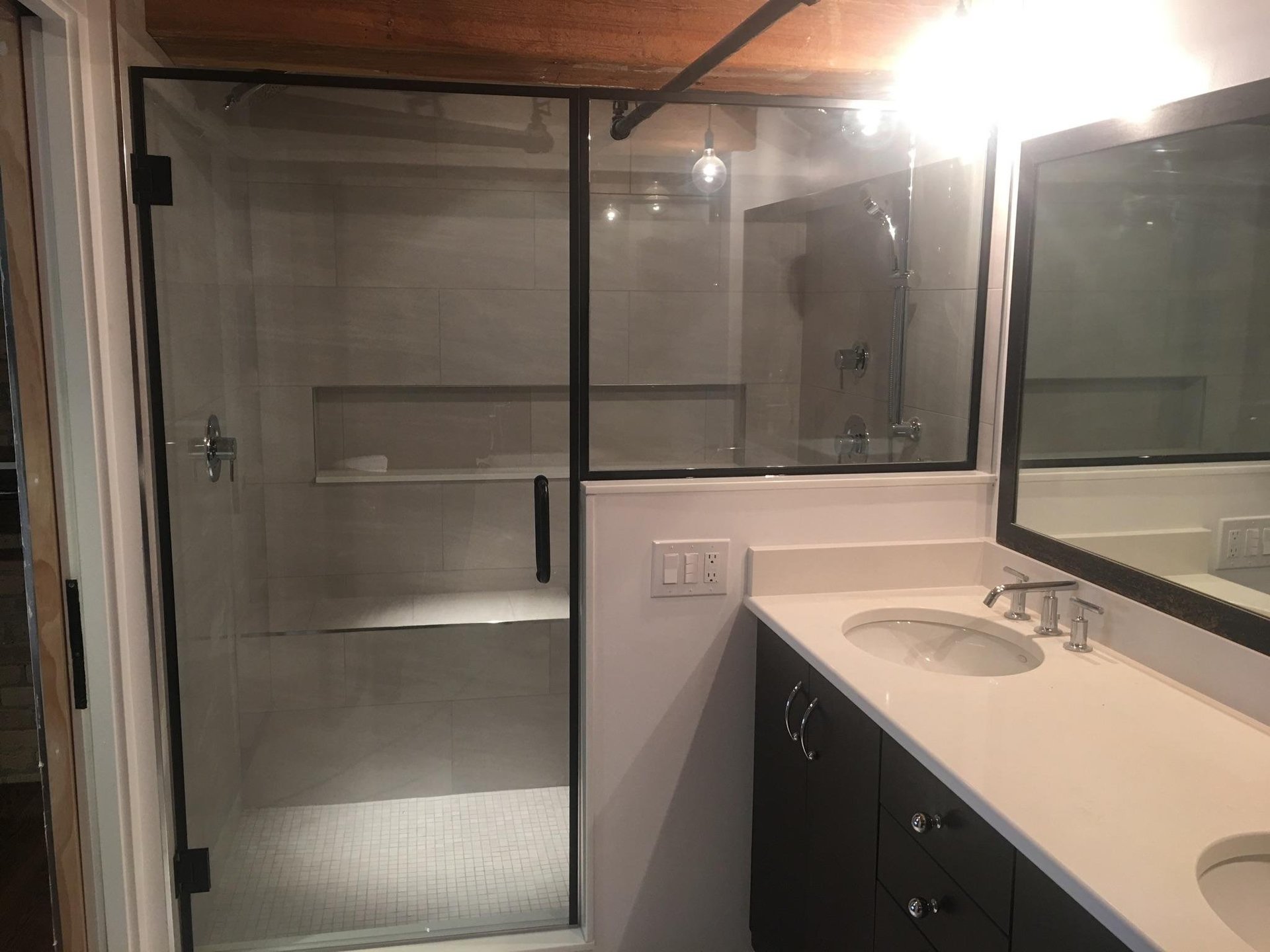 Pronto Glass & Mirror Inc Photo Gallery | Chicago, IL