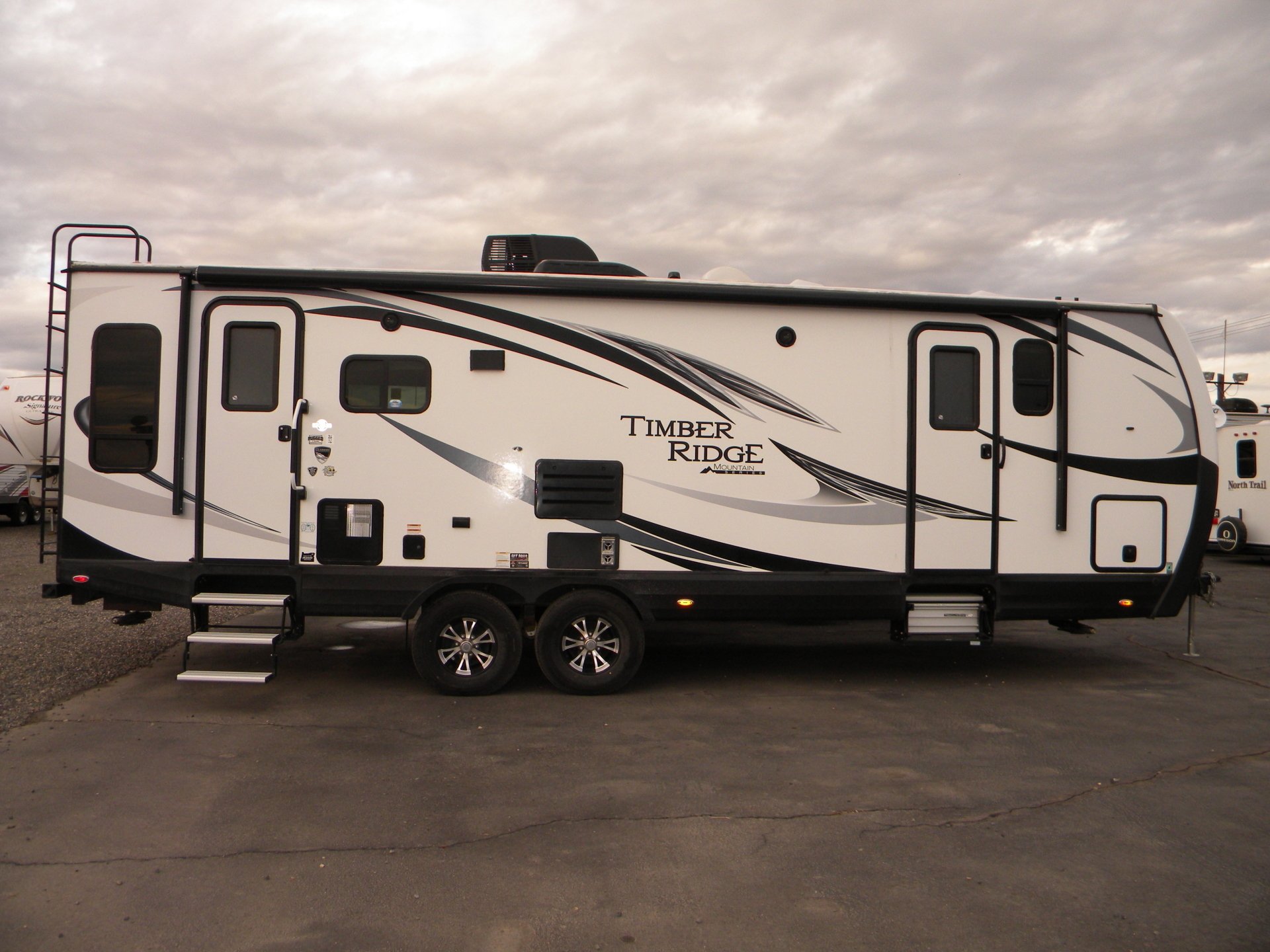 Comrie RV | RV Used| RV Clearance| Pull Trailers | Bumper | Hermiston, OR