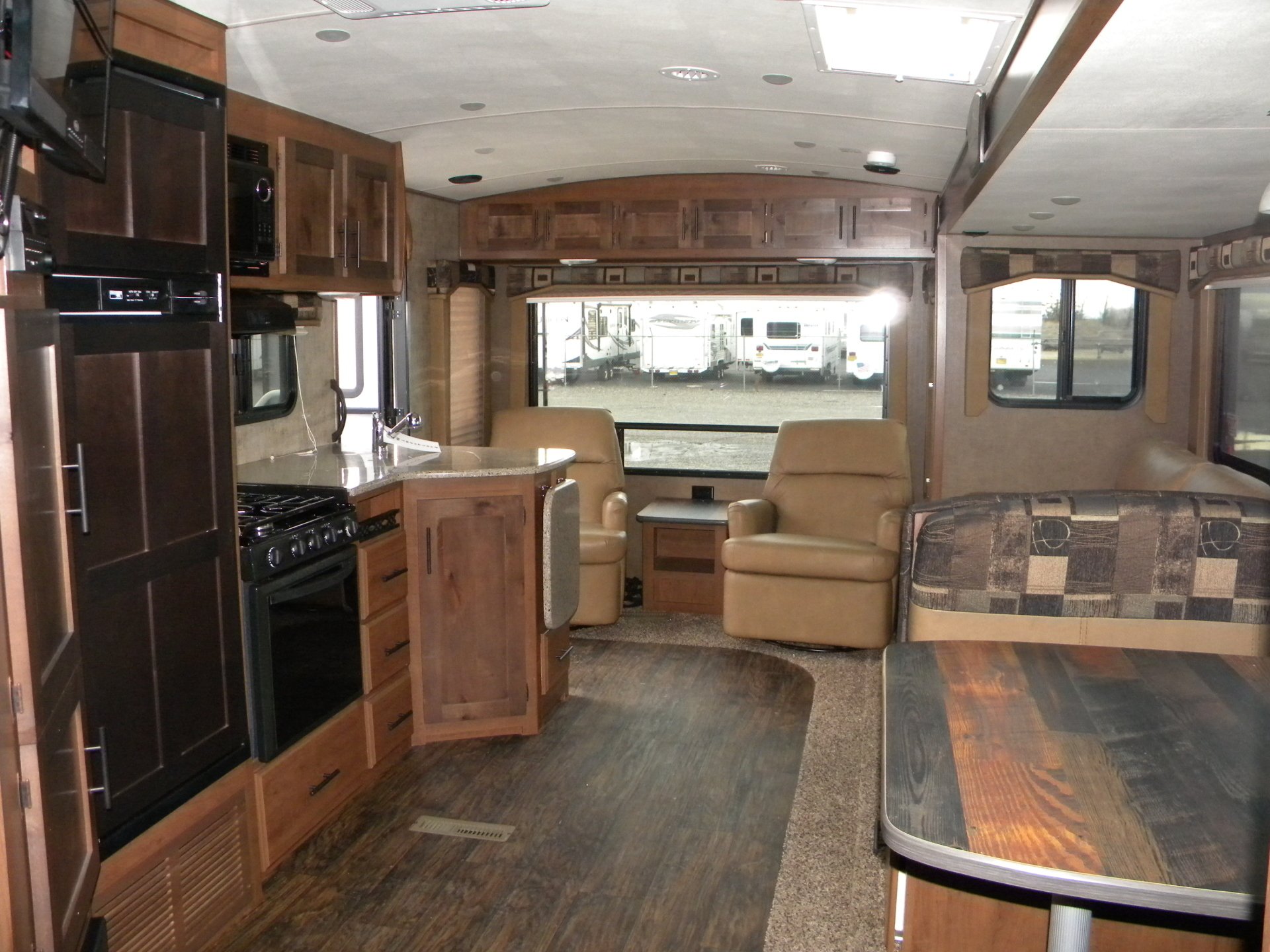 Comrie RV | RV Used| RV Clearance| Pull Trailers | Bumper | Hermiston, OR
