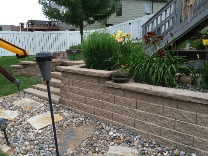 Solid Rock Landscaping Retaining Walls | Portfolio | West Des Moines