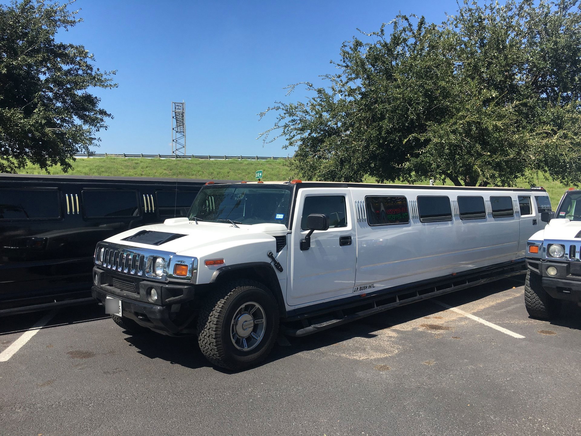All Over the Valley Limousine | Limousine Rides | Pharr TX