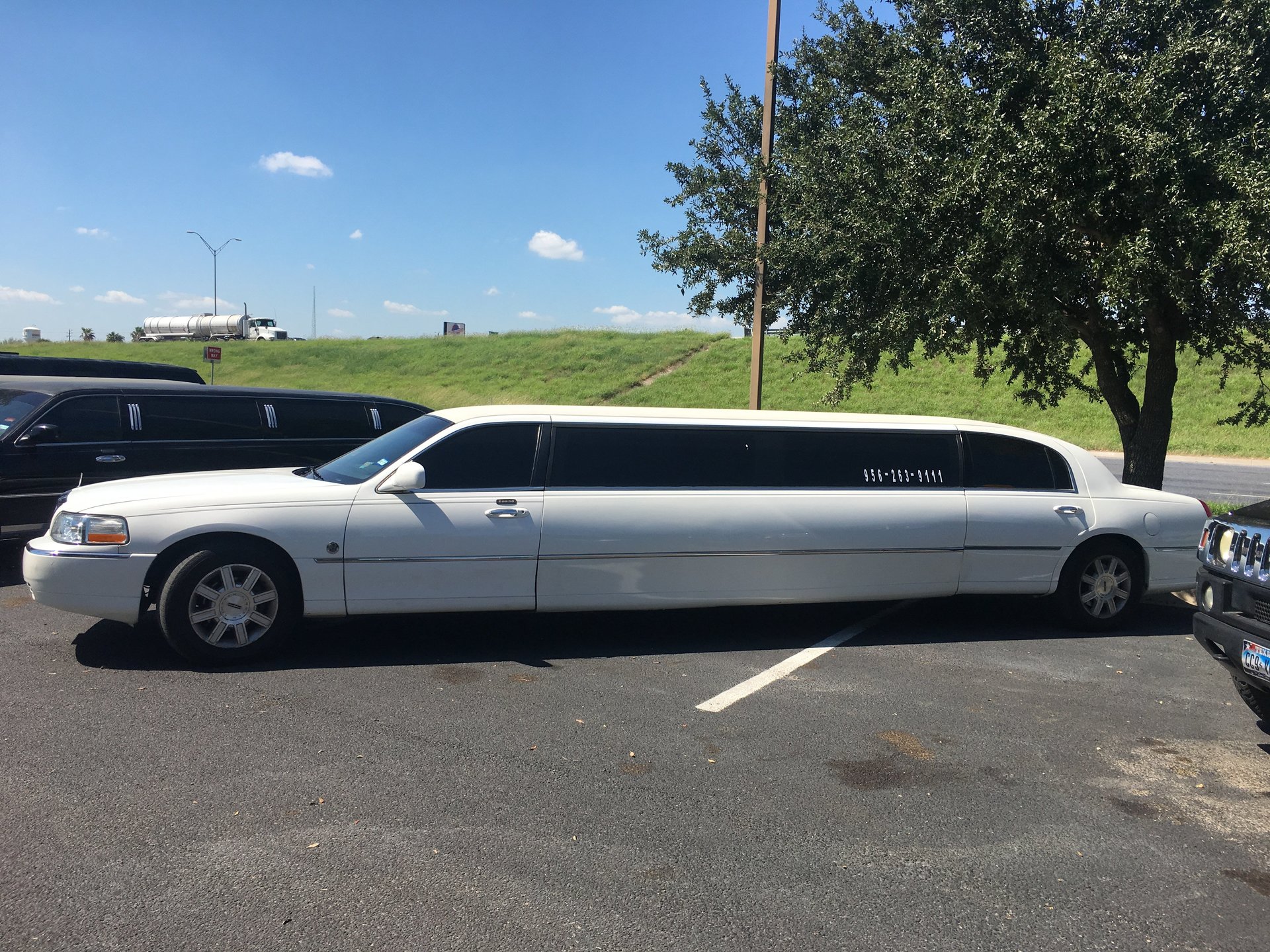 All Over the Valley Limousine | Limousine Rides | Pharr TX