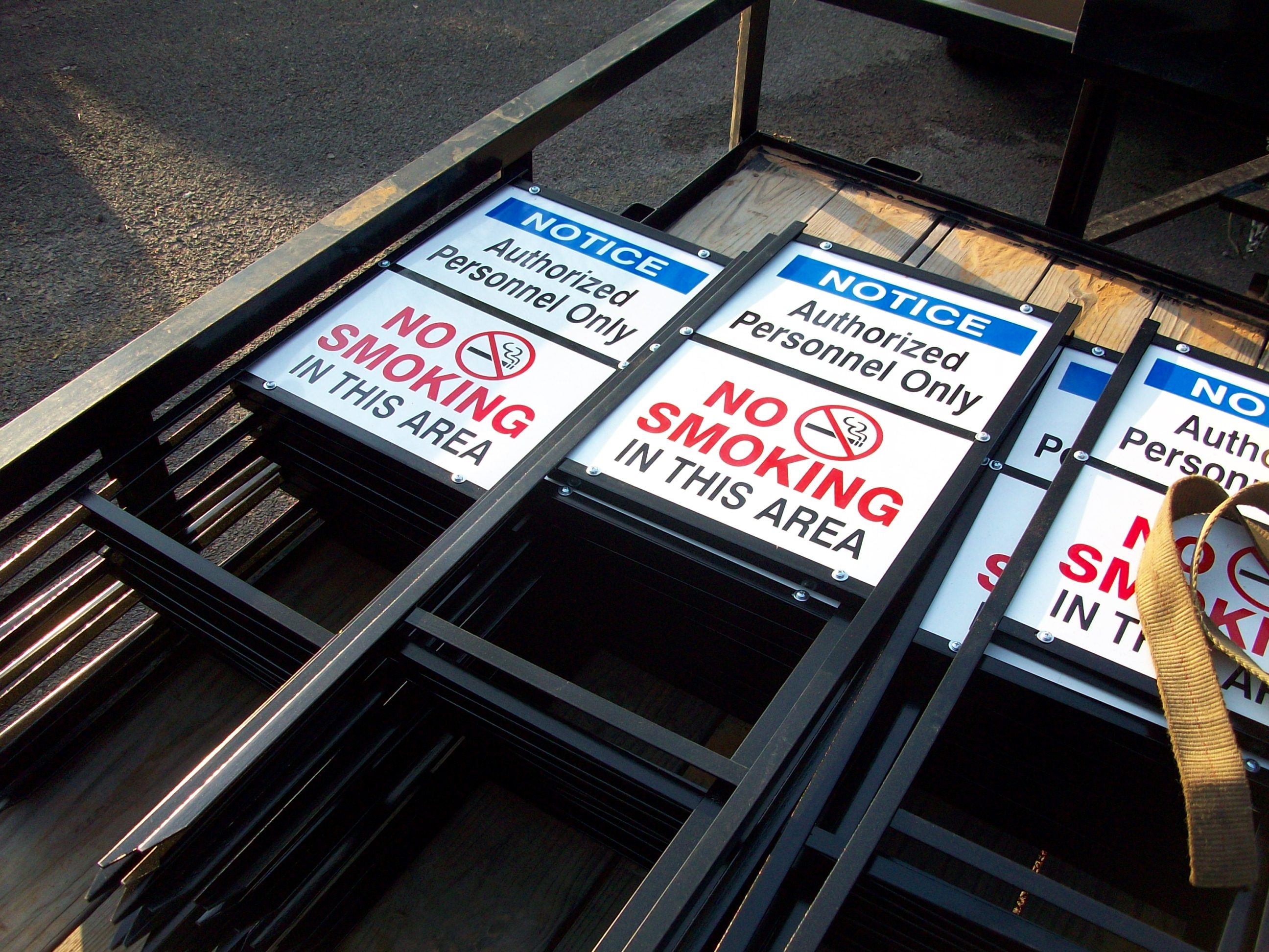 Rick Signs | Vehicle Graphics | Oilfield Signs | Custom Signs| Longview, TX