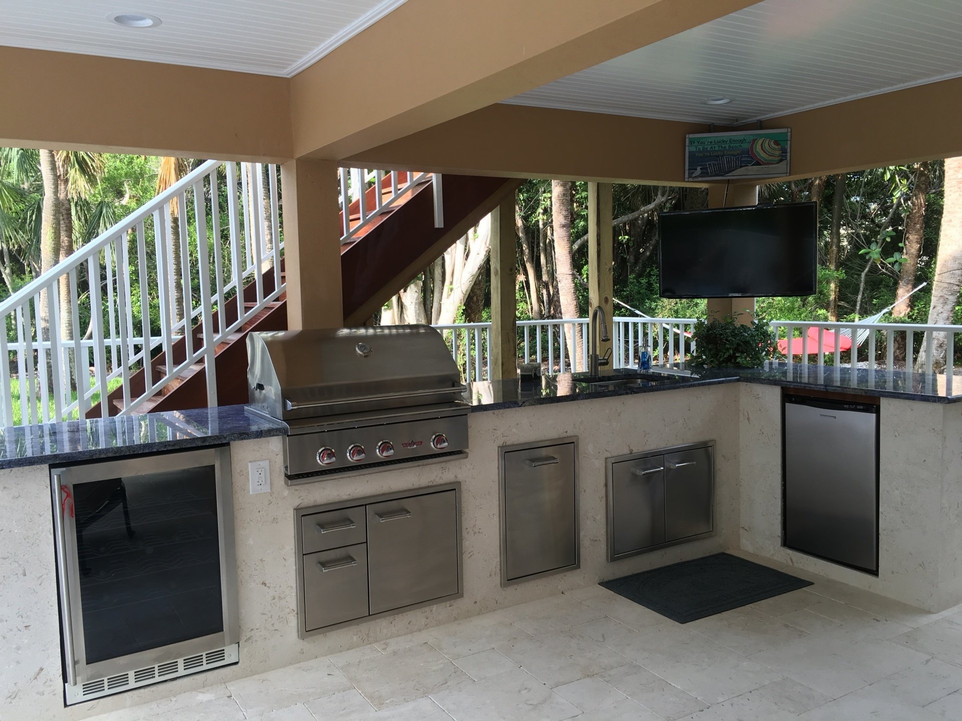 L-Shaped Outdoor Kitchens & Ideas | HL Posey Builders