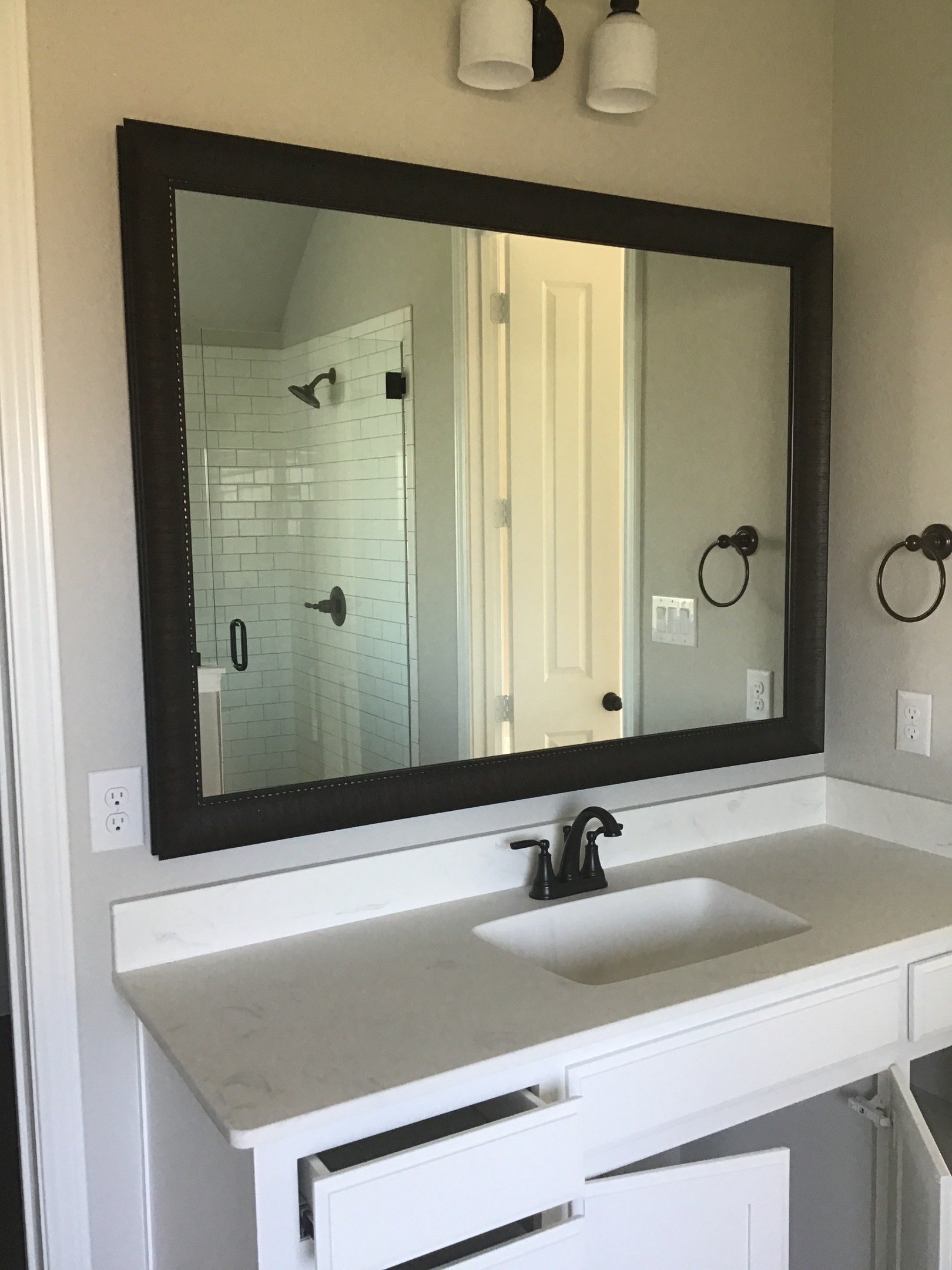 Framed Mirrors | Custom Mirrors | Grand Prairie, TX
